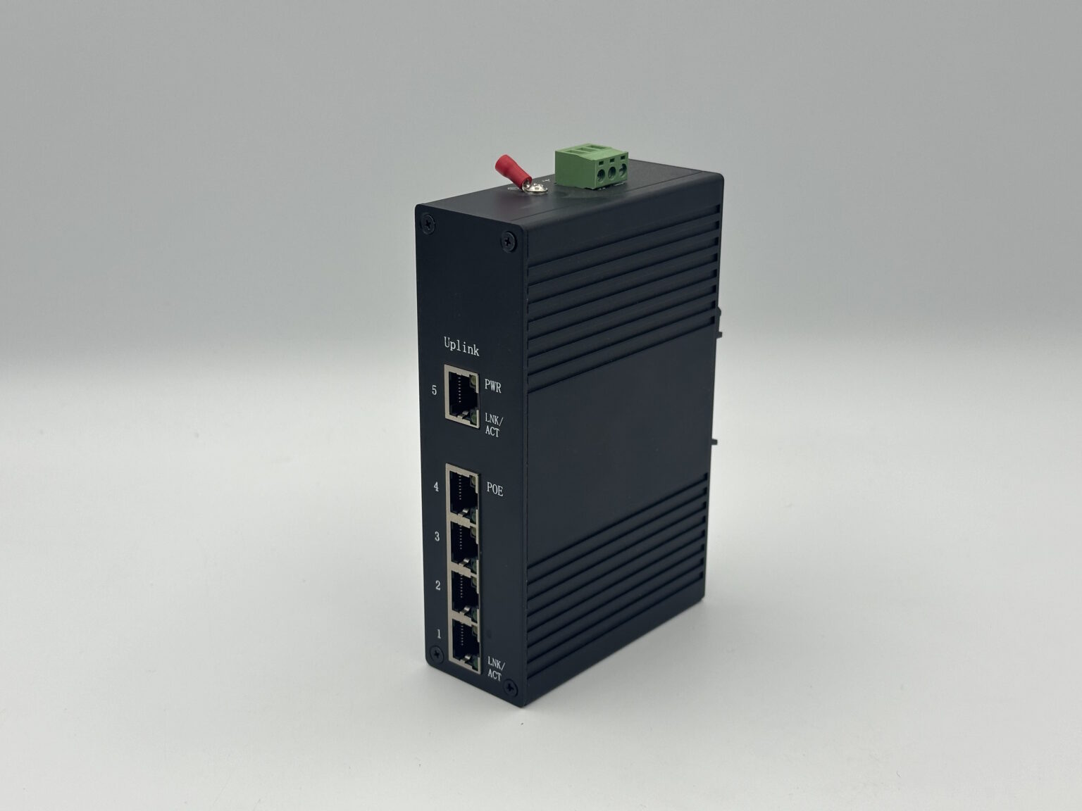 Industrial Grade 4 GE POE ports + 1 GE Uplink - NovusDash Shop