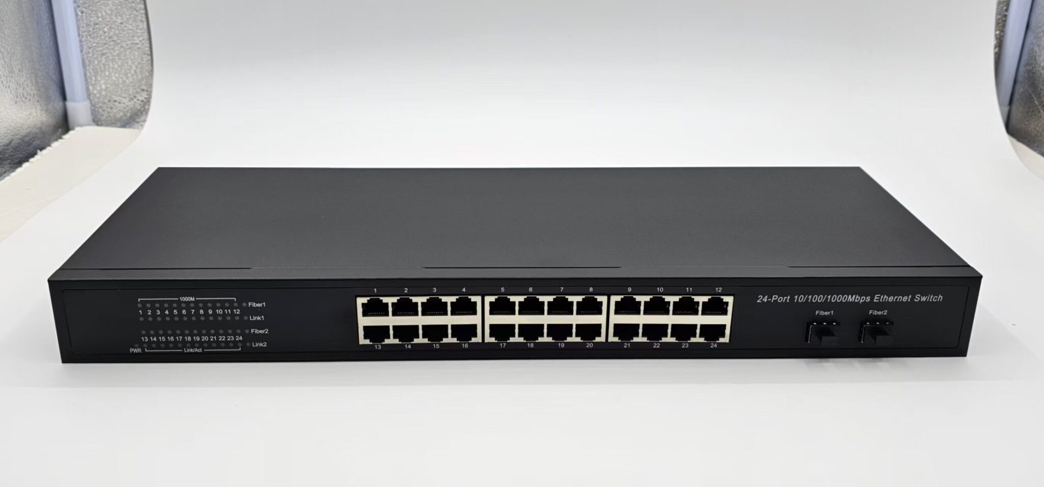 Web Managed Switch 24 GE ports + 2 GE SFP Uplink - NovusDash Shop